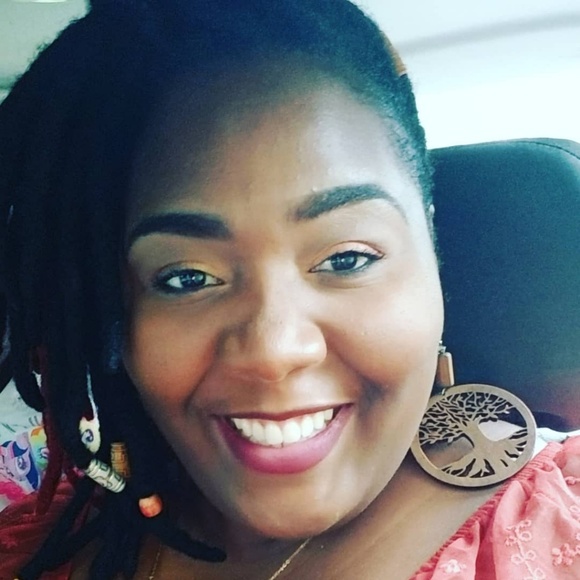 Kimeca's Closet (@kimecacaine) | Poshmark